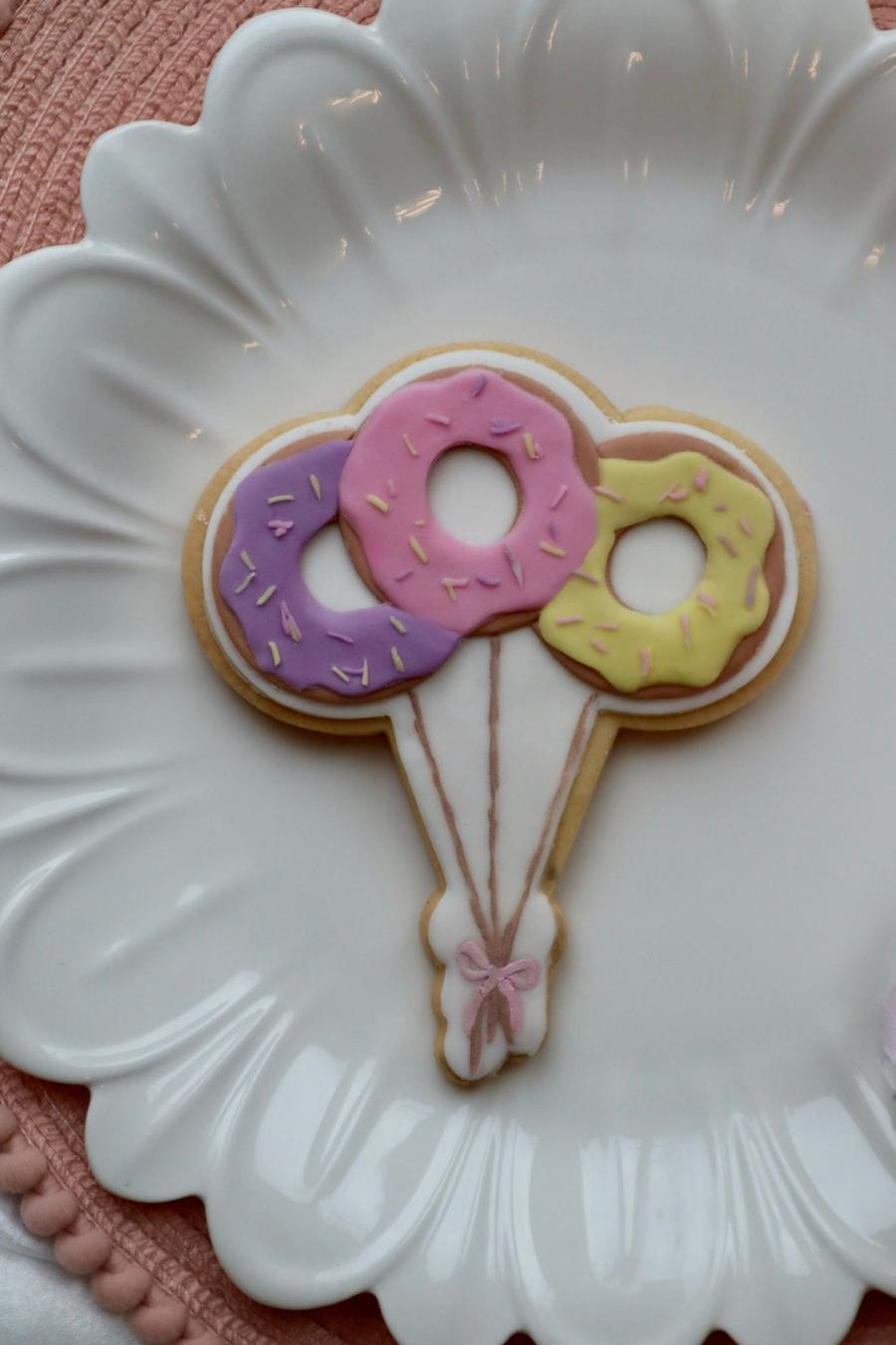 three string balloon deboss + matching cutter M1091 – MEG cookie cutters